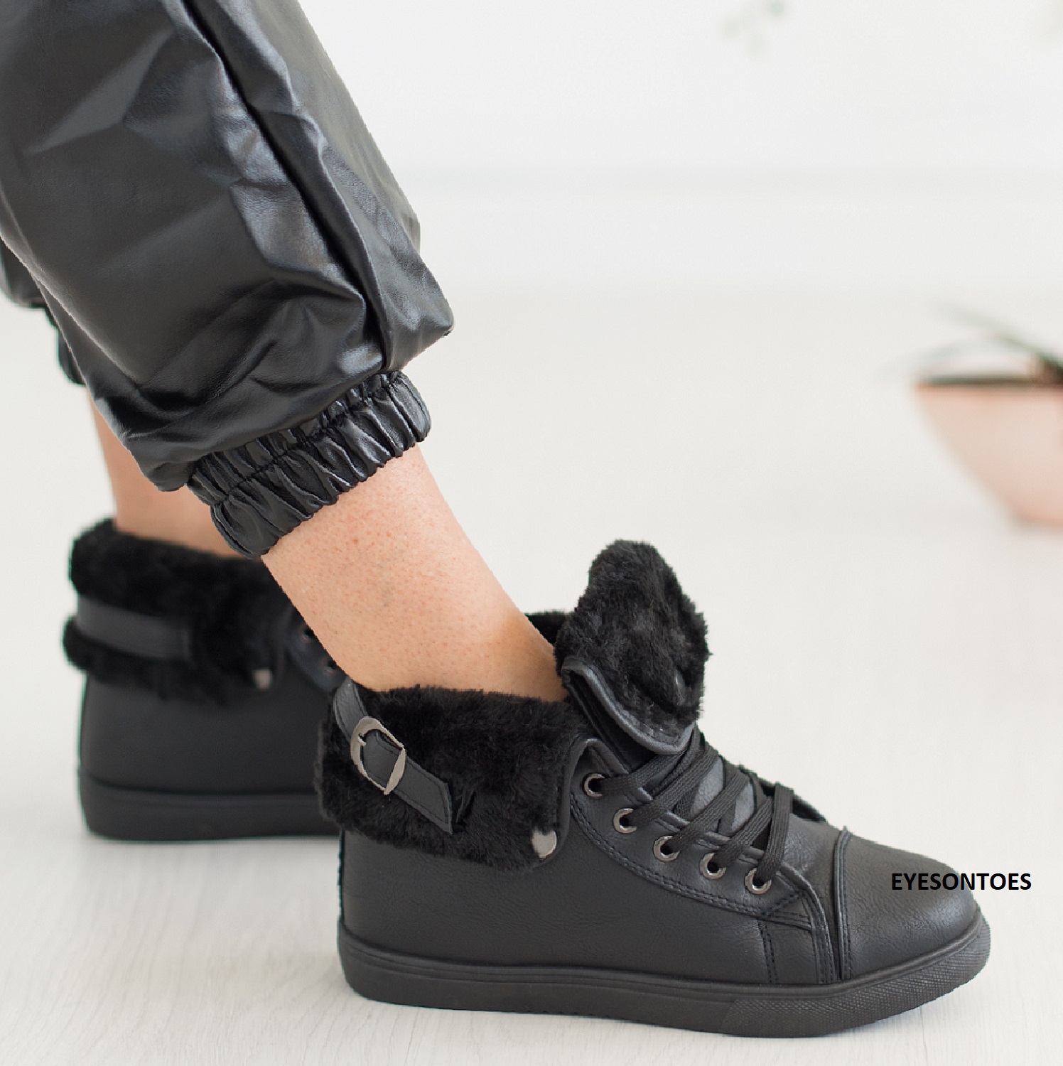 LADIES WOMENS WARM WINTER TRAINER ANKLE FUR LINED COMBAT FLAT GRIP SOLE ...